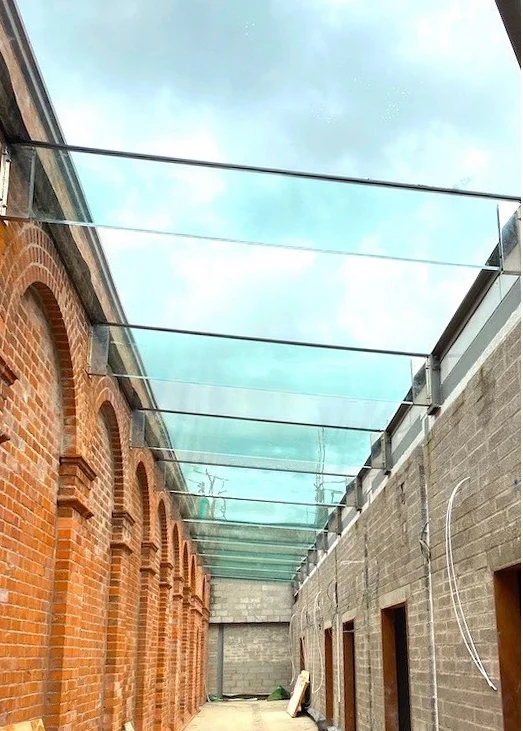 Belfast Ireland walk on glass roof support beams | Structural Glass ...