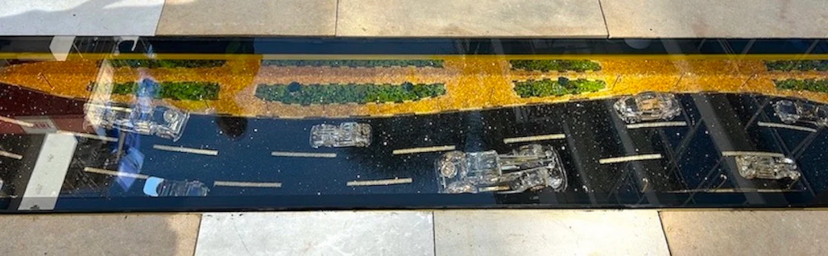 Walk on glass floor Crystal Walkway, Gewen Island ,Doha, Qatar, UAE UK ...